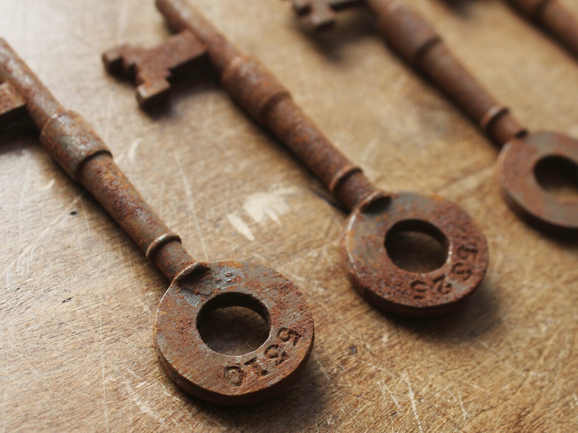 5 X 3 1940s Antique Keys Old Vintage Quality Handmade - Etsy UK