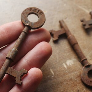 5 X 3" 1940s Antique Keys | Old Vintage Quality Handmade British ...