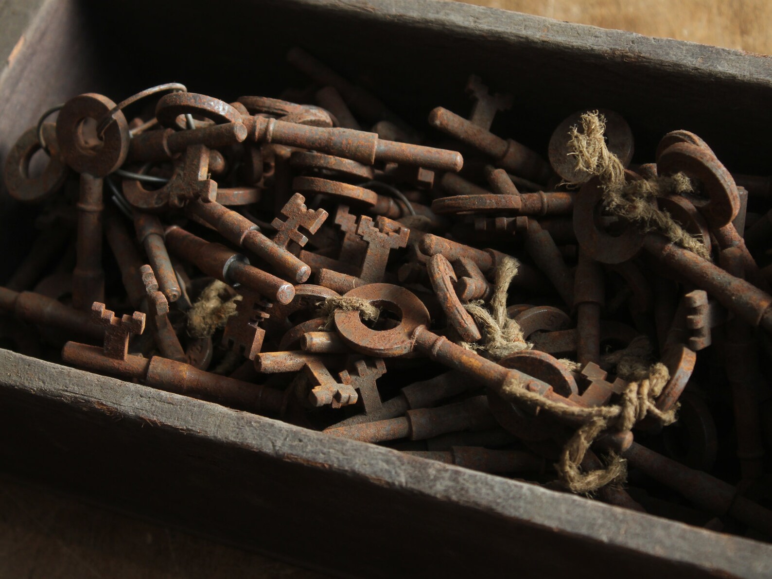 5 X 3" 1940s Antique Keys | Old Vintage Quality Handmade British ...