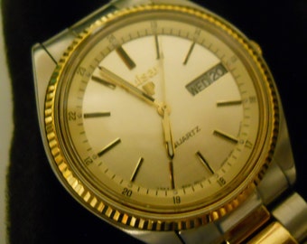 Pulsar Men's Gold Tone Quartz Wrist Watch - Etsy