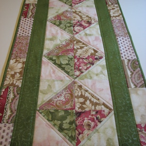 Half Square Triangle Table Runner PDF Pattern: Beginner Friendly Charm ...