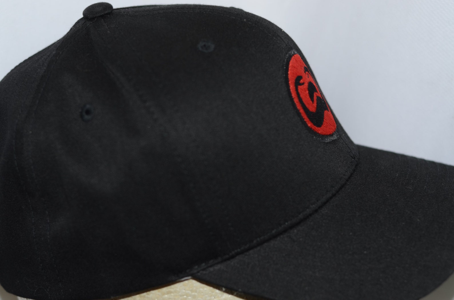 Thulsa Doom Hat Two Snakes Coming Together, Facing Each Other. but ...