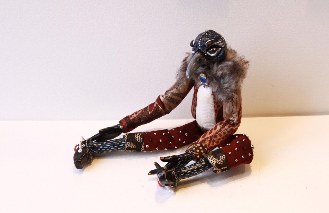 Tudor Black Bird Art Puppet Sculpture - Etsy