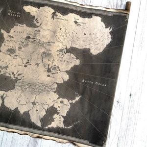 Karte von Andarra auf handgefertigter Schriftrolle, Die Licanius ...