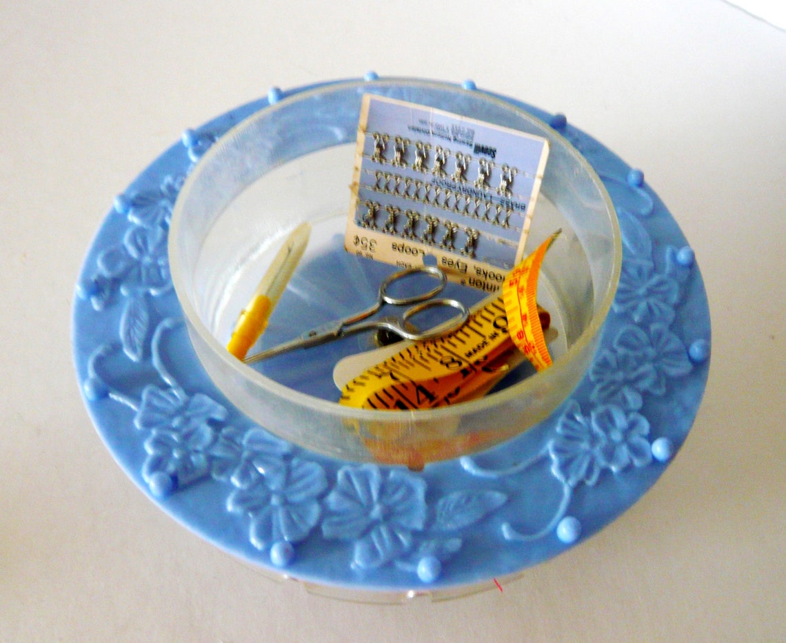 Vintage Sewing Thread Caddy Lazy Susan Blue Plastic With Pin - Etsy