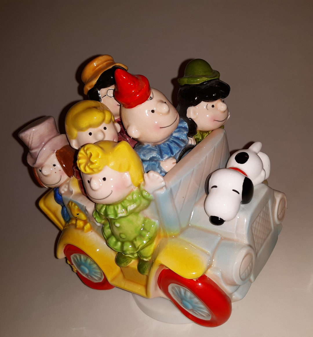 Vintage Snoopy Peanuts Music Box - Schmid Peanuts Clown Capers Music ...