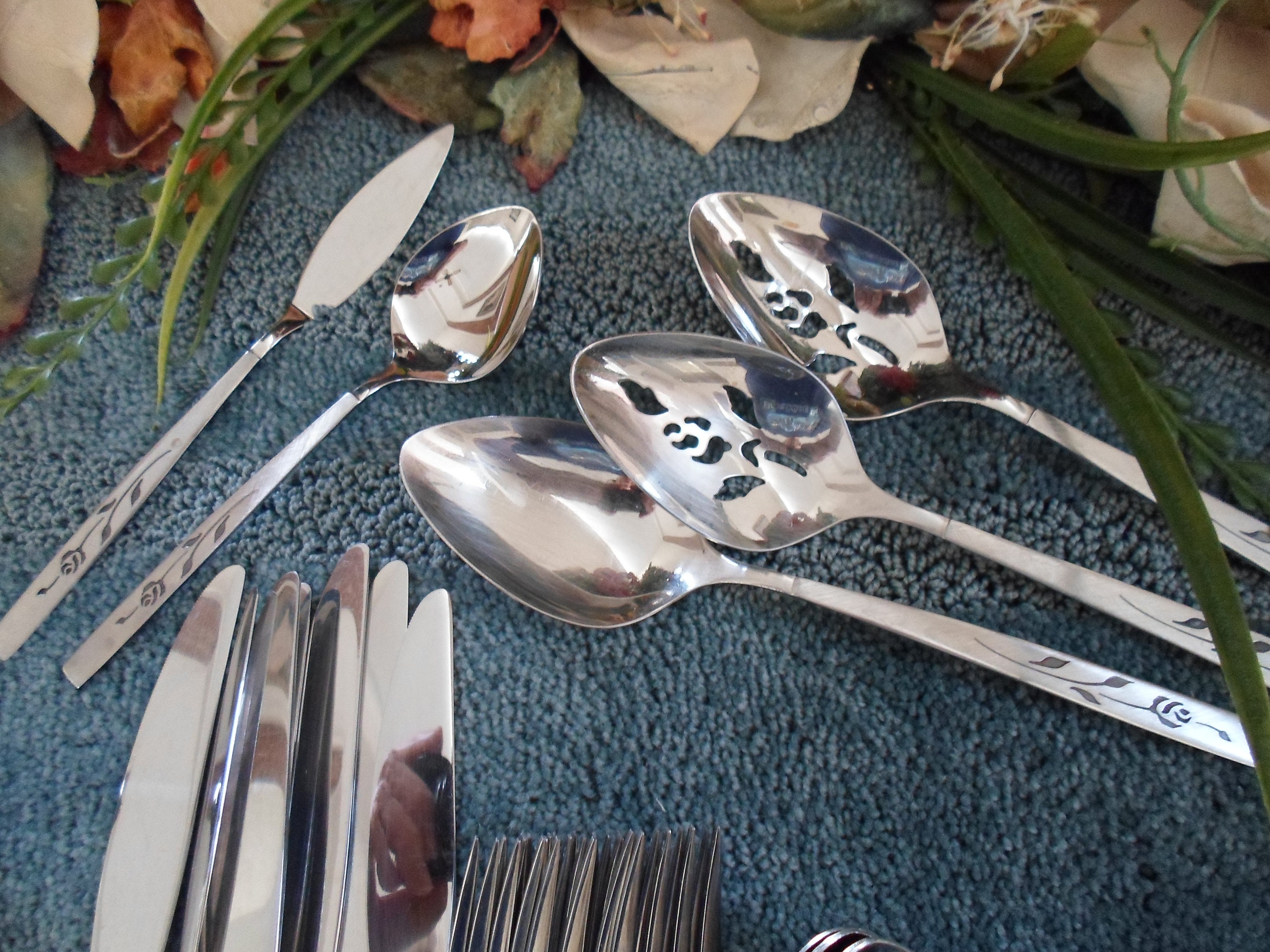 CAPISTRANO Oneida Oneidacraft Deluxe USA 18/8 Stainless Flatware 53pc Set Service Excellent Used ...