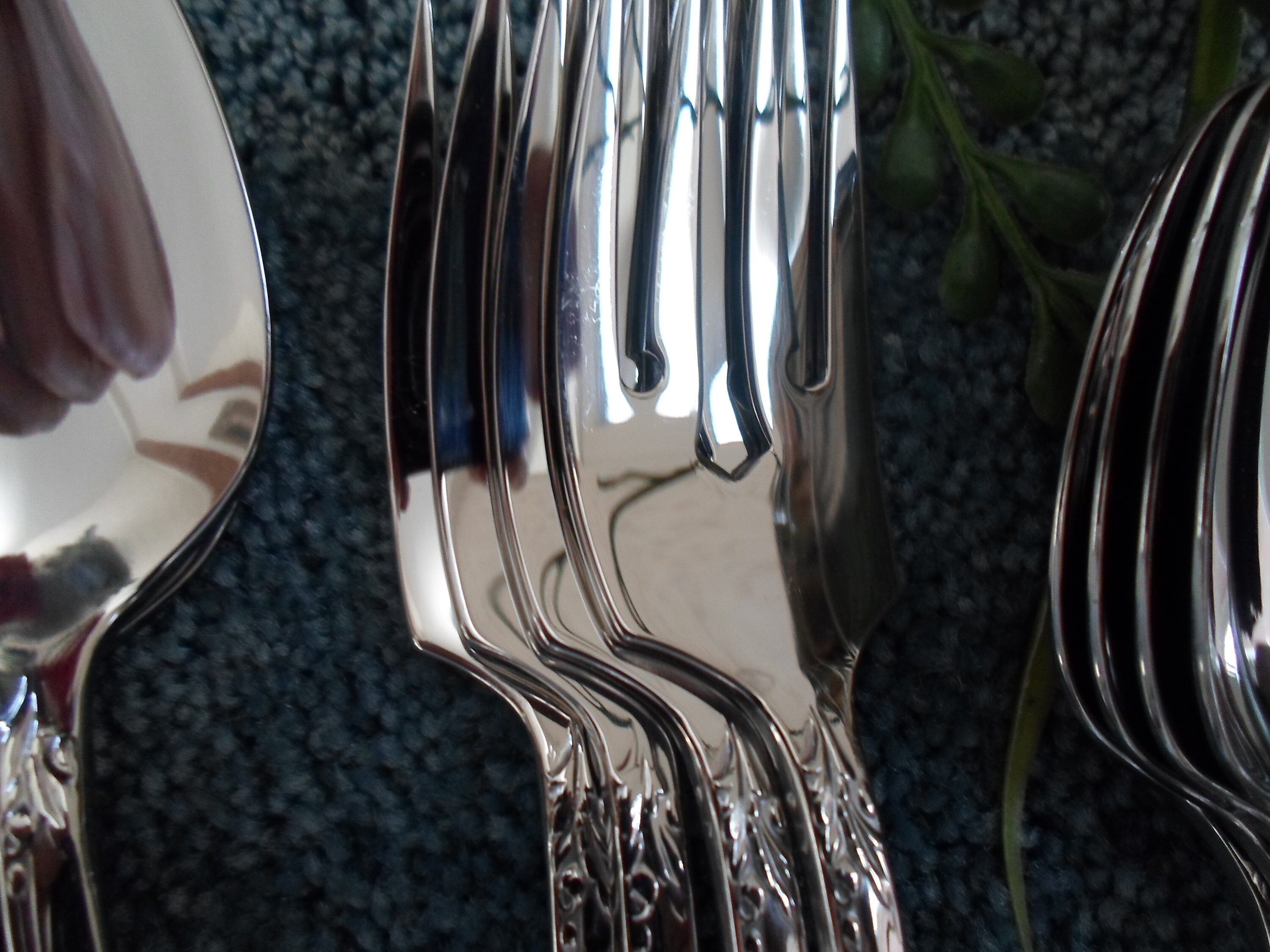 Vintaga Usa Oneida GOLDEN DAMASK ROSE Cube Usa 18/10 Vintage Cube Mark ...