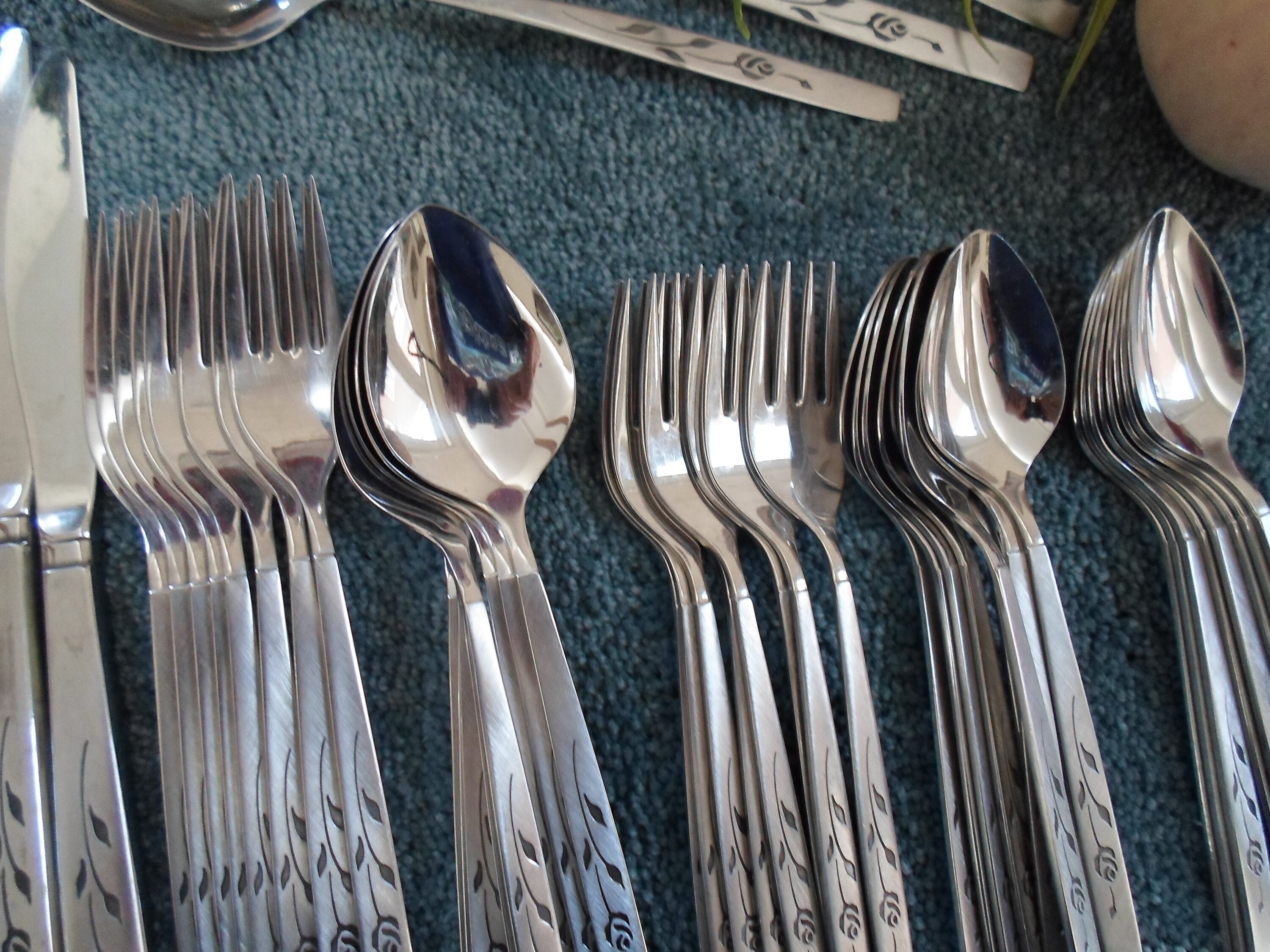 CAPISTRANO Oneida Oneidacraft Deluxe USA 18/8 Stainless Flatware 53pc Set Service Excellent Used ...