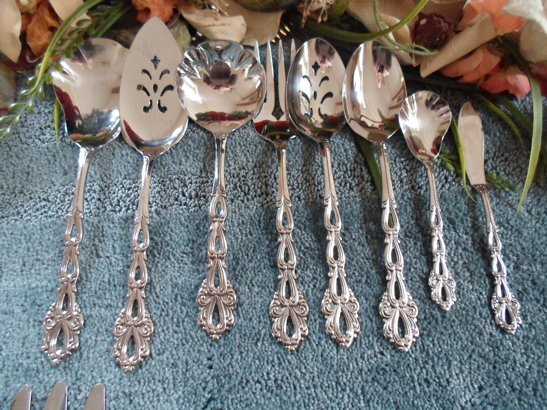 CHANDELIER Vintage Oneida Usa 18/8 Community Line Flatware Stainless ...