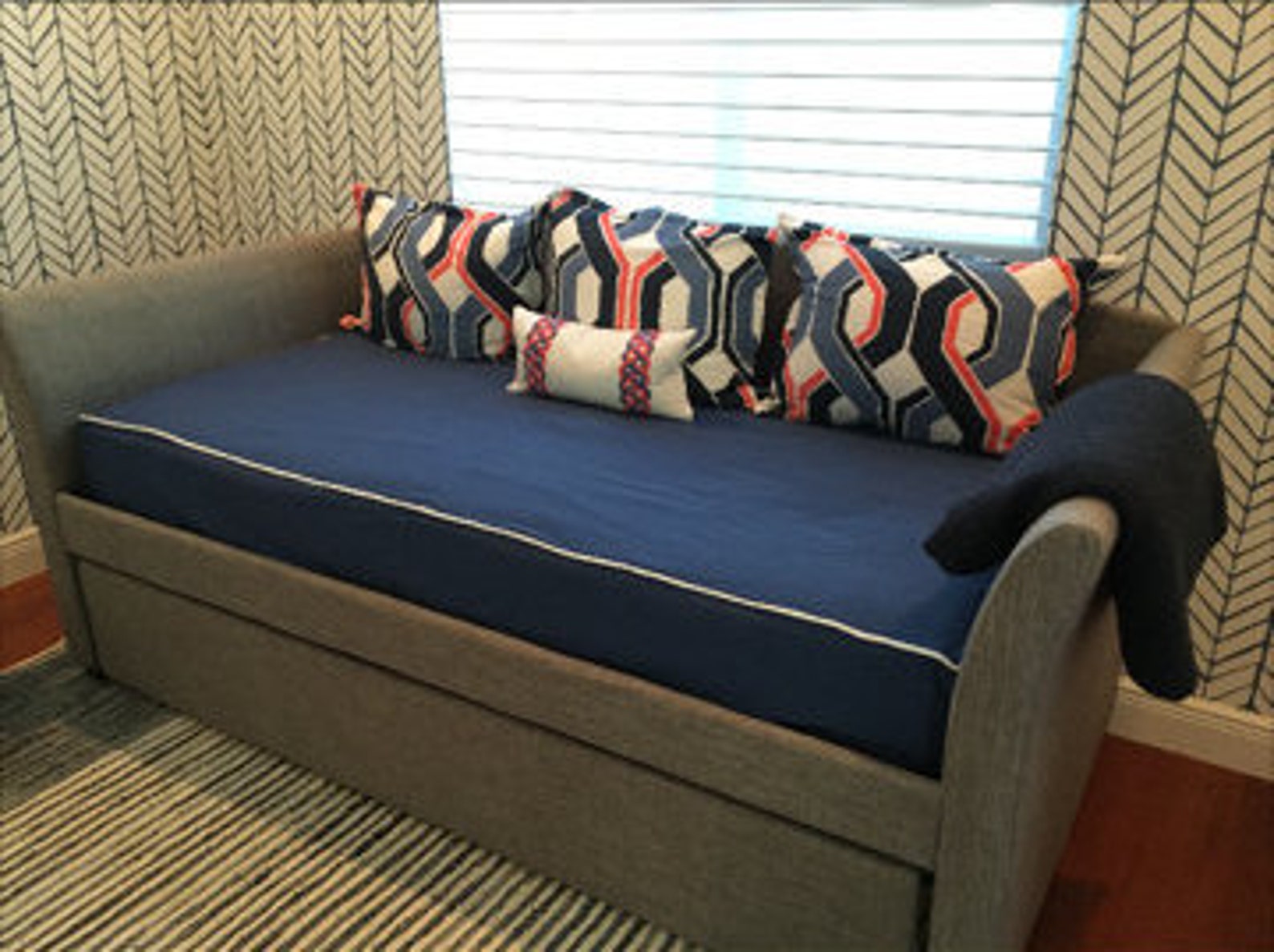 Fitted Daybed Cover With CORDING/PIPING in Twin, Twin Xl Orfull ...