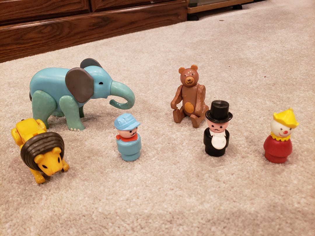 Fisher Price Little People Circus Train 991 Clown Conductor Engineer ...