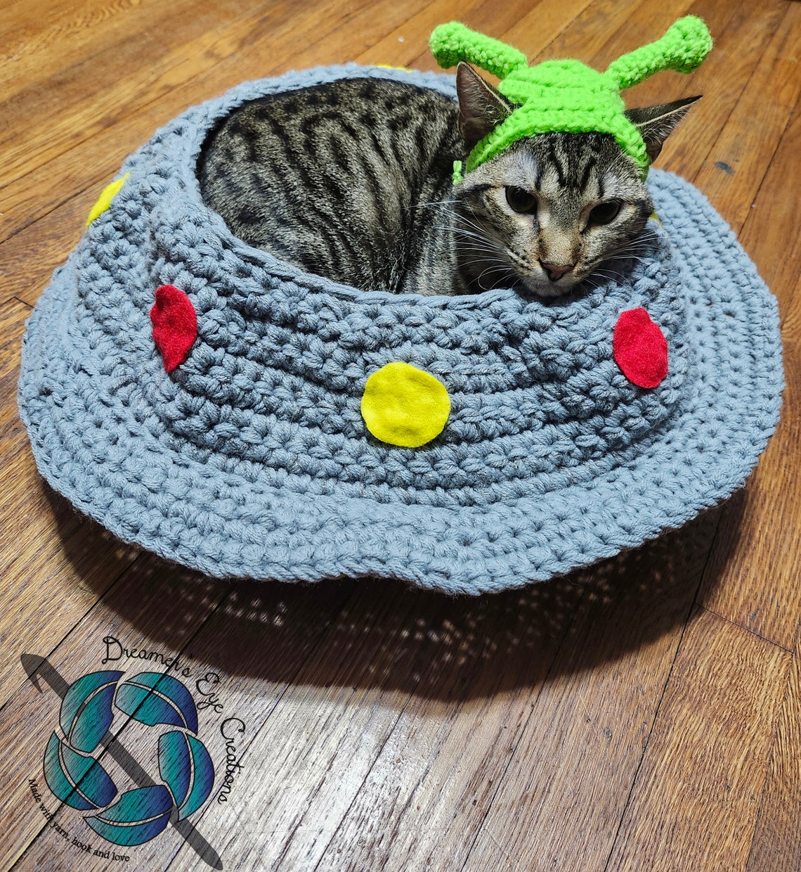 Cat Cave, Cat Pod, Cat Burrow, Flying Saucer, UFO, Alien Cat, Hat ...
