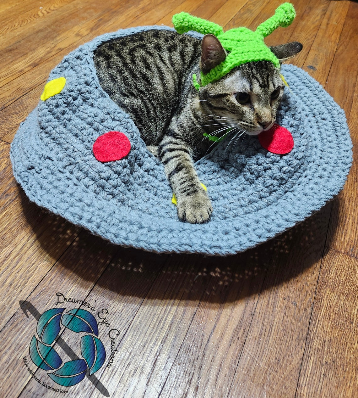 Cat Cave, Cat Pod, Cat Burrow, Flying Saucer, UFO, Alien Cat, Hat ...