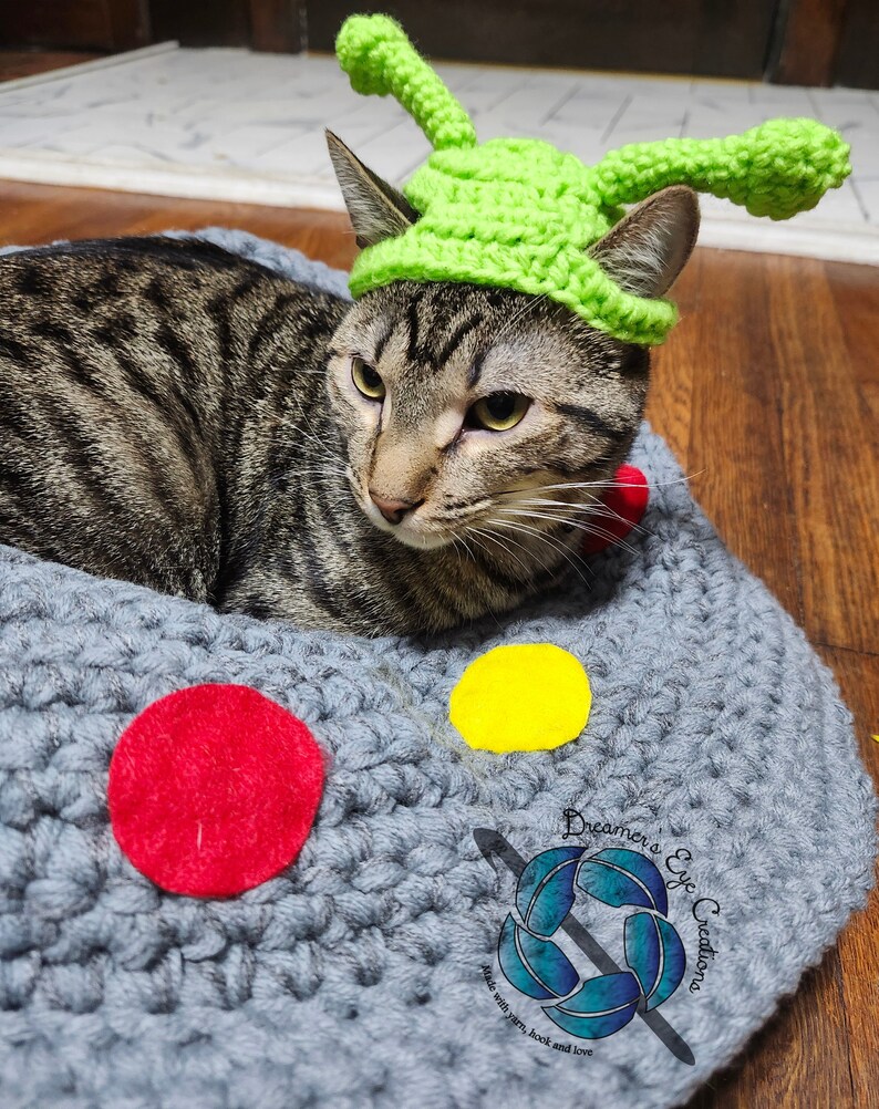 Cat Cave, Cat Pod, Cat Burrow, Flying Saucer, UFO, Alien Cat, Hat ...