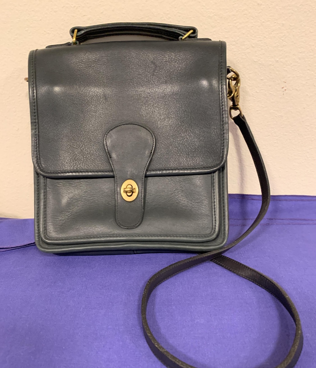 Vintage COACH Station Bag-navy/black Leather-see Notes--- W/ Brass ...