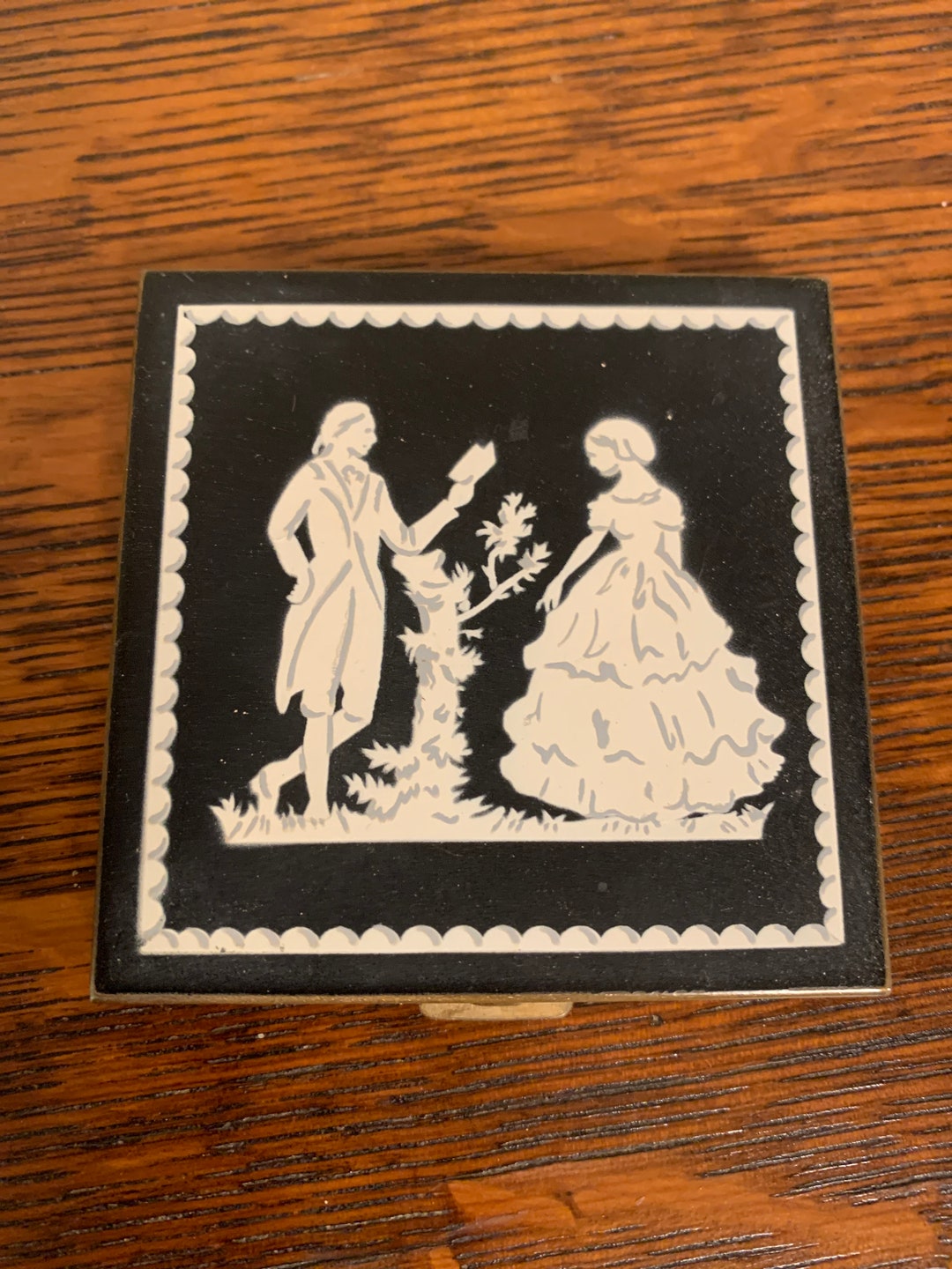 1940's VOLUPTE Cameo COMPACT W/powder - Etsy