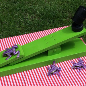 Frog Flinger Carnival Game. Perfect for Trade Show, Rental, Birthday ...