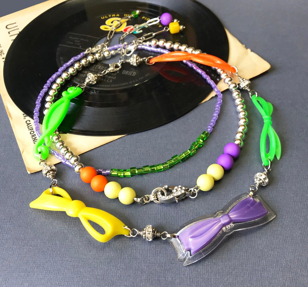 Retro Bow Necklace Set: Upcycled Vintage Barrette, Wooden Bead Jewelry ...