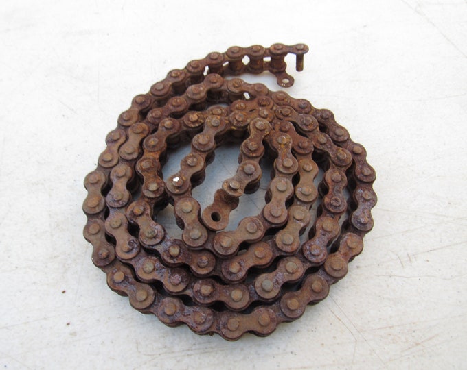 Rusty Industrial Chain, Heavy Duty Rusty Chain, Rusty Industrial Links ...