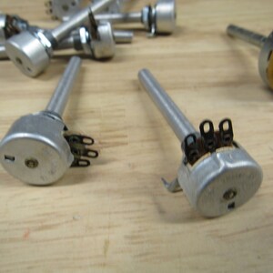 Electronic Parts, Metal Connector Electrical Parts assemblage ...