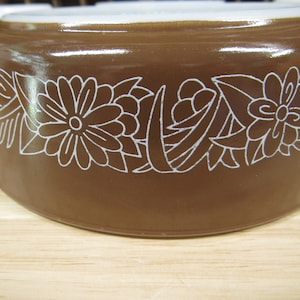 Pyrex Casserole 471, Snowflake Garland, Early American, Yellow Verde ...