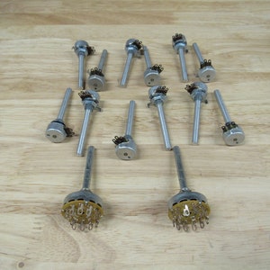 Electronic Parts, Metal Connector Electrical Parts assemblage ...