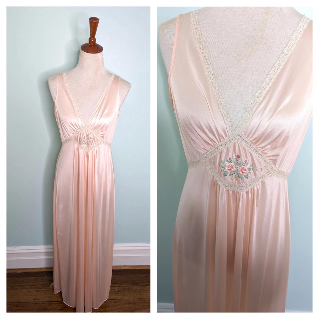 Vintage Peach Embroidered Nightgown, 1940s Summer Negligee, Size M ...