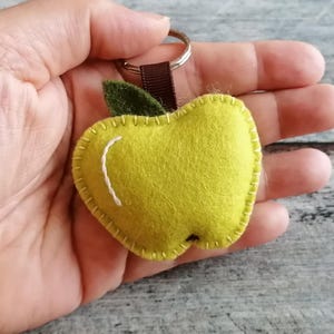 Wool Felt Apple Keychain, Apple Gift, Best Teacher Gift, Teachers Apple ...