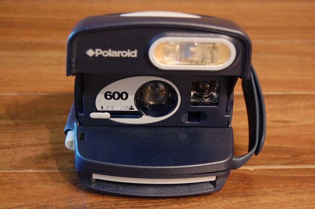 Vintage Polaroid 600 Instant Film Camera,uses Polaroid 600 Film,in ...