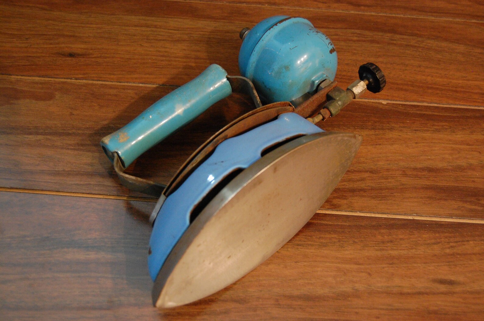 Vintage Gas Iron Great Original Vintage Blue Color Farmouse - Etsy