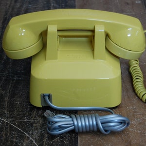 Vintage Original Yellow Dial up Table or Desk Telephone in Good Working ...