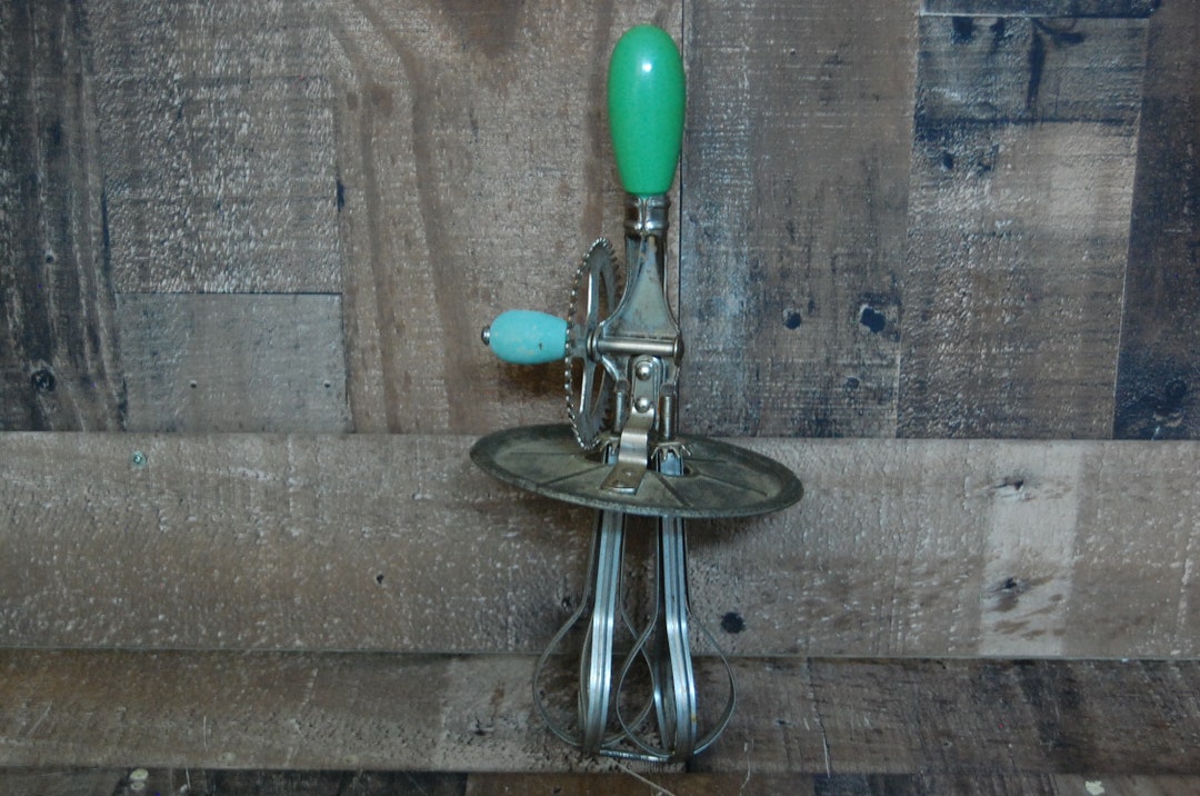 Vintage Egg Beater, Cake Batter, Food Mixer, 1930's Hand Operated Egg ...