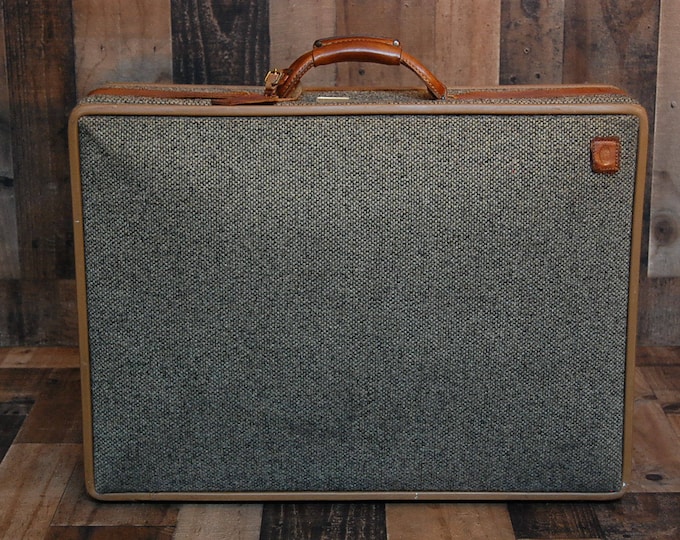 Great Description About Vintage Tweed Suitcasenull