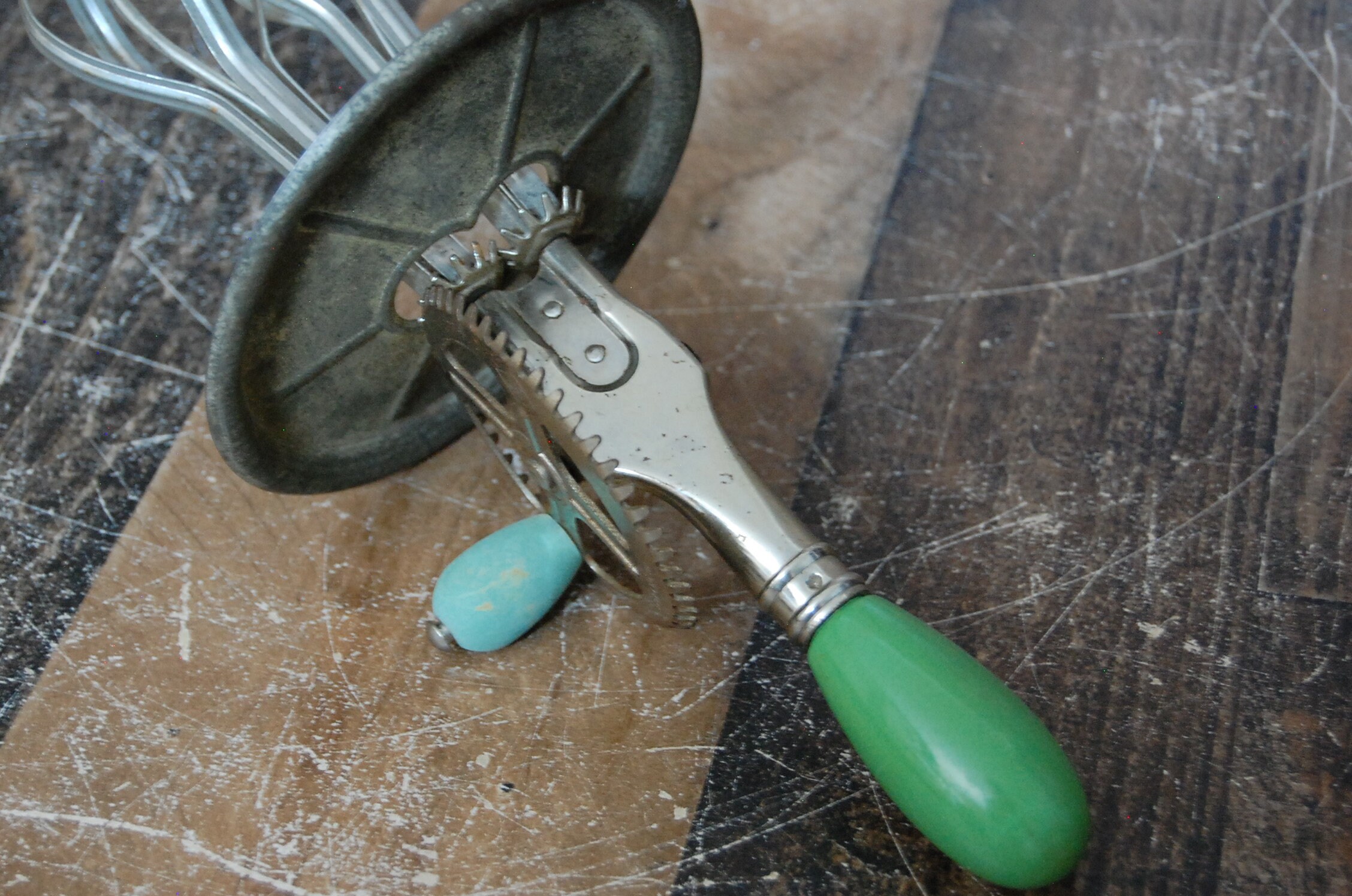 Vintage Egg Beater, Cake Batter, Food Mixer, 1930's Hand Operated Egg ...
