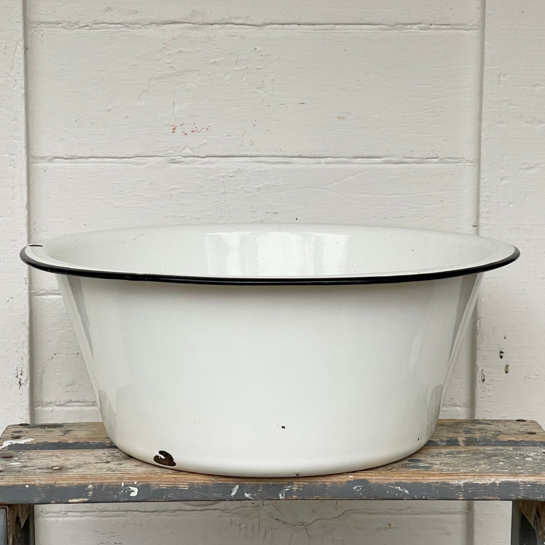 Enamelware Tub ~ 15" Large Round Wash Tub ~ Enamelware Dishpan ~ White ...