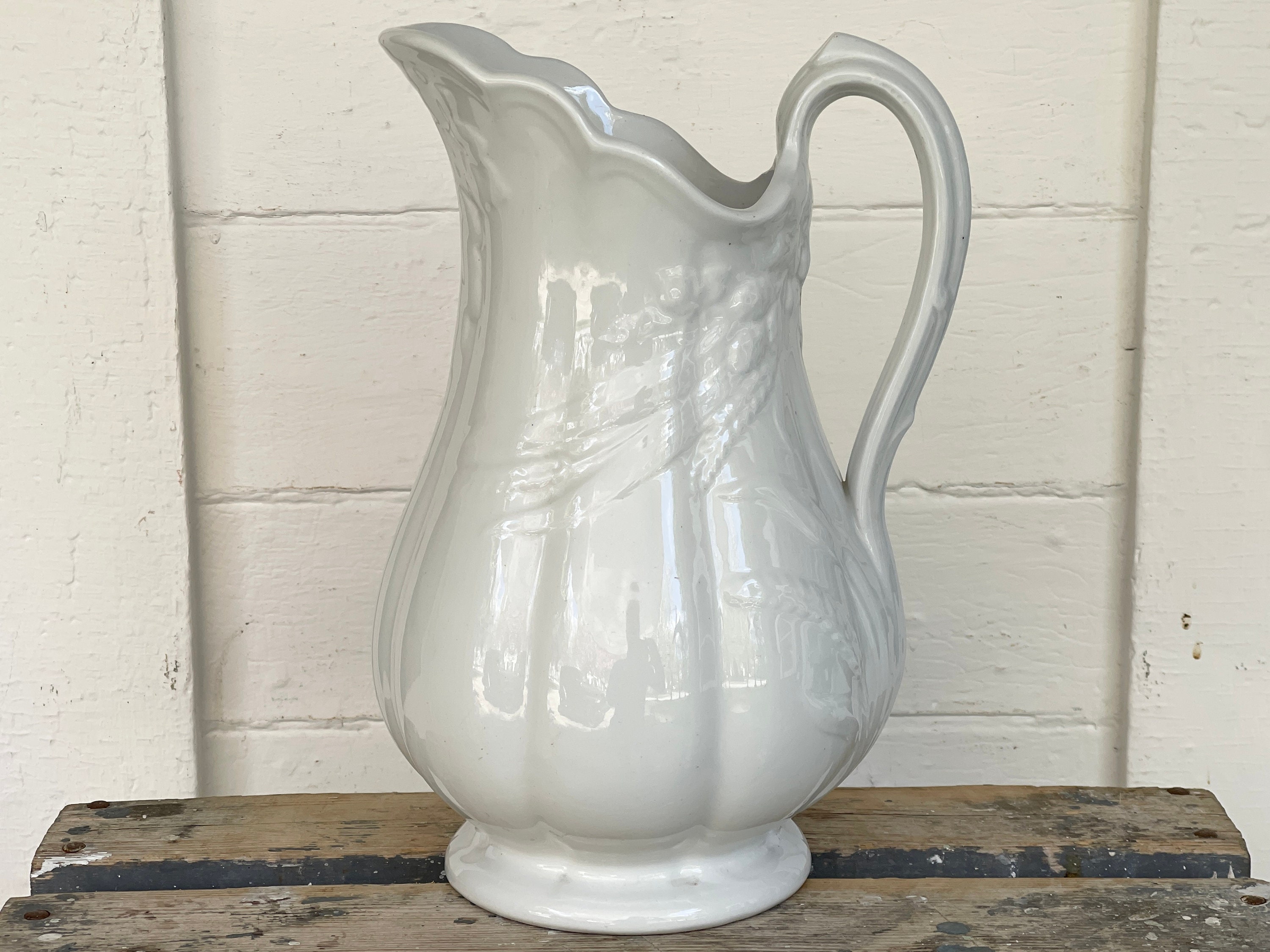 Ironstone Ceramics 1890 Pitcher Basin Bust