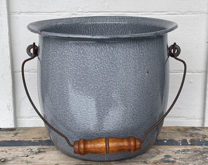 Antique Chamber Pot ~ Graniteware Chamber Pot With Wood Handle ...