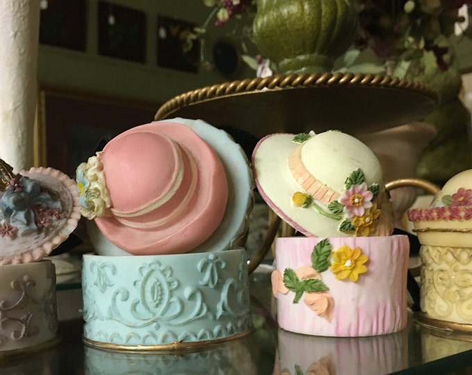 Hat Keepsake Boxes in Resin, Miniature Hat Boxes, Removable Hat Lids - Etsy