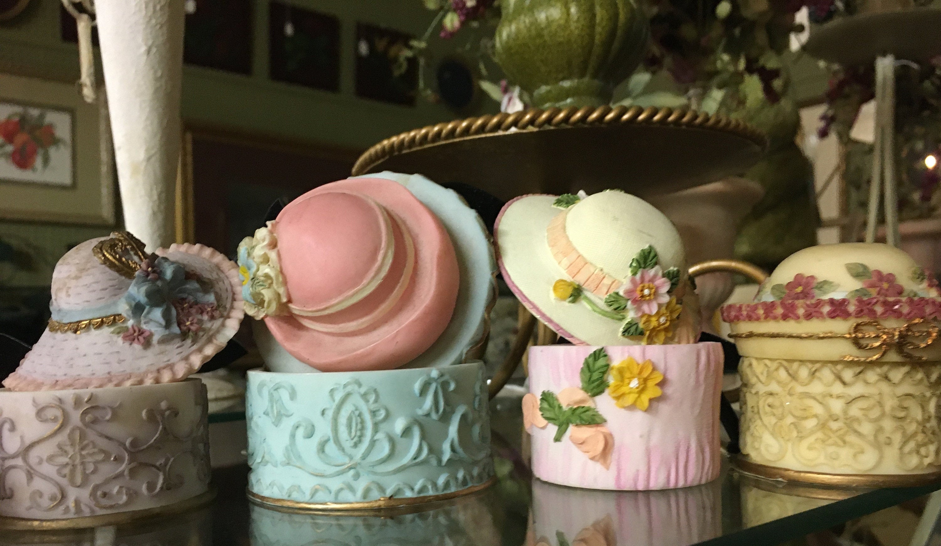 Hat Keepsake Boxes in Resin, Miniature Hat Boxes, Removable Hat Lids - Etsy