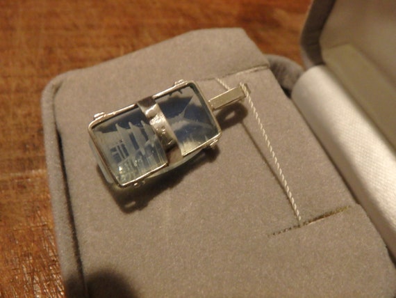 Vintage Japanese Opalescent Art Glass Carved Pagoda … - Gem