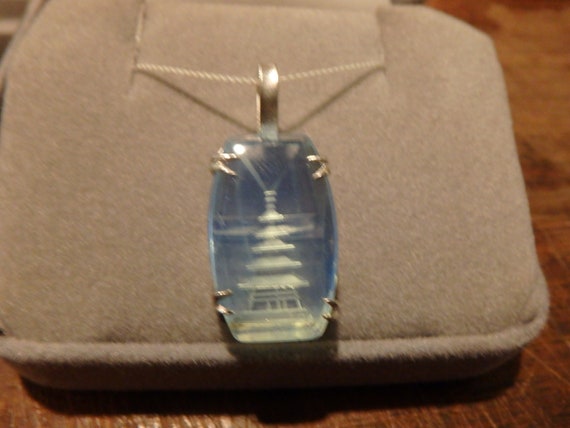 Vintage Japanese Opalescent Art Glass Carved Pagoda … - Gem