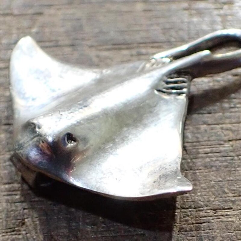 Stingray Charm - Etsy
