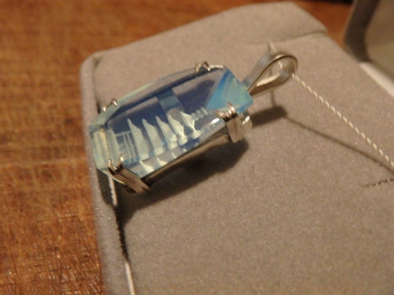 Vintage Japanese Opalescent Art Glass Carved Pagoda … - Gem