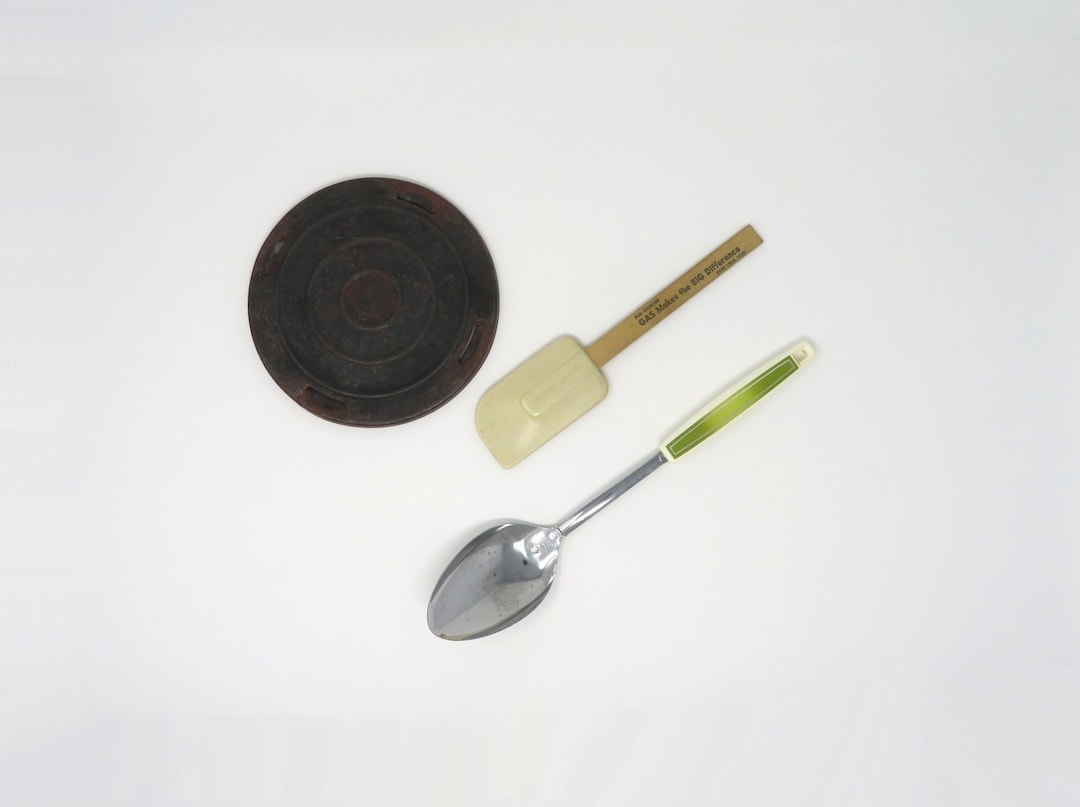 Vintage 1950s to 1970s Kitchen Lot - Choose Heat Regulator Plate ...