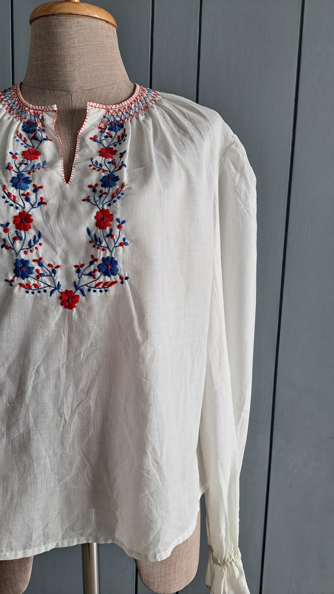 M - Vintage Boho Blouse - Hand Embroidery Top - Hungarian Long Sleeved ...