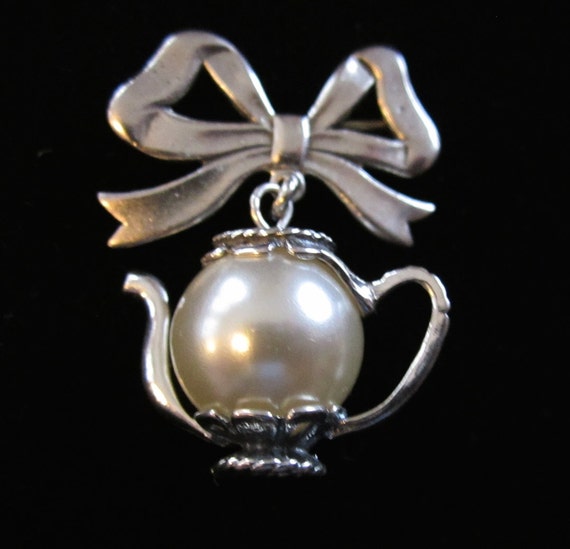 Pearl Teapot hanging from Sterling Silver Bow! Deligh… - Gem