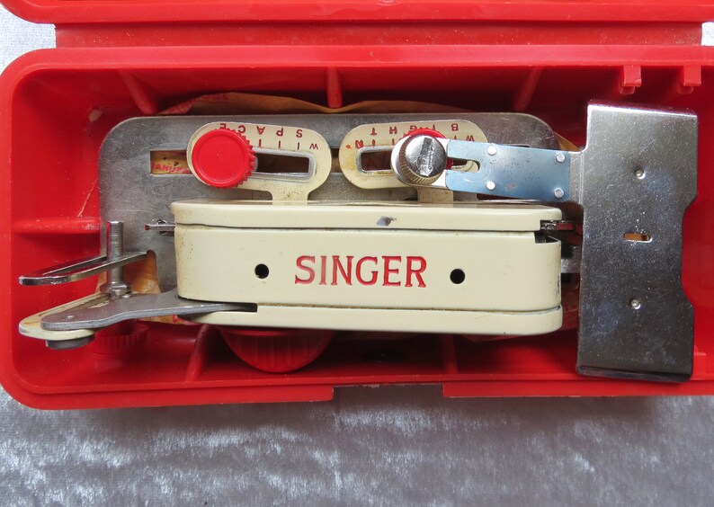 Singer buttonholer. 1960s. Singer buttonhole attachment. | Etsy