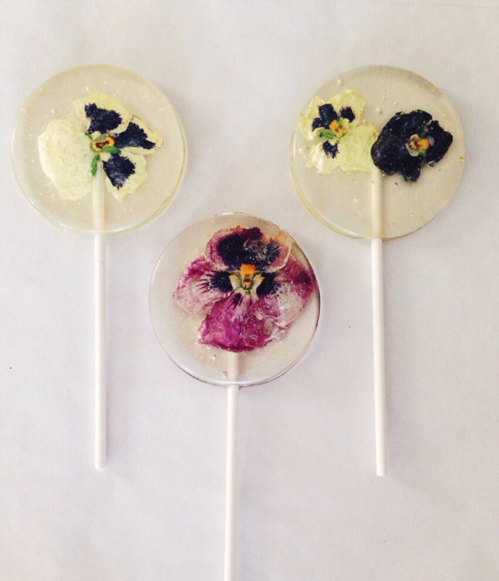 3 Floating Flowers Edible Viola Wedding Party Favors Lollipops - Etsy