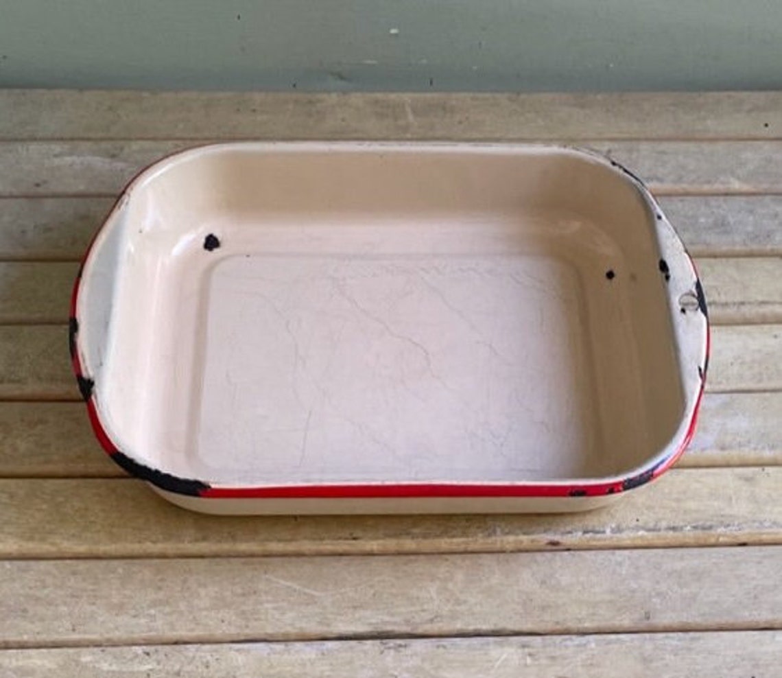 Enamel Cake Pan, Vintage Tan / Beige With Red Trim Enamelware Pan - Etsy